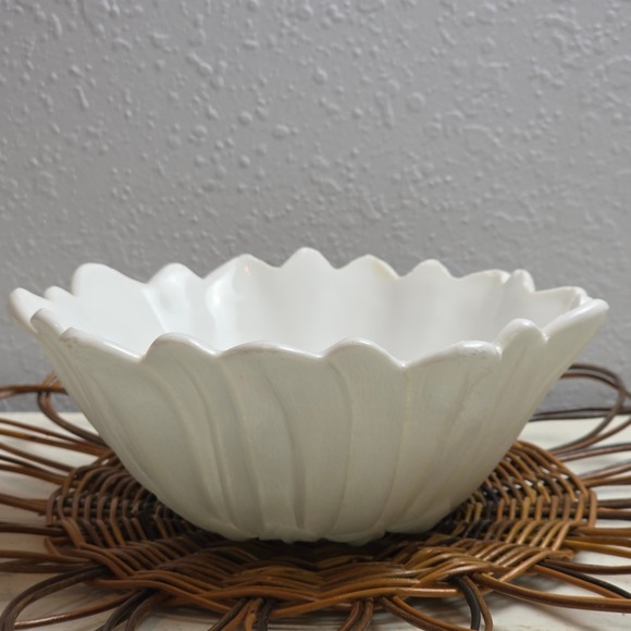 Dining | Vintage Indiana Glass Lily Pons Round Bowl White Milk Glass ...